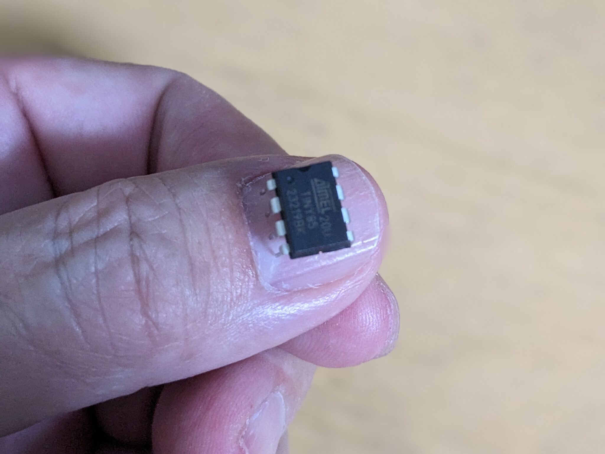 電子工作 はんだづけで手のひらサイズのゲーム機「TinyJoyPad」を作ろう | はんだパンダ